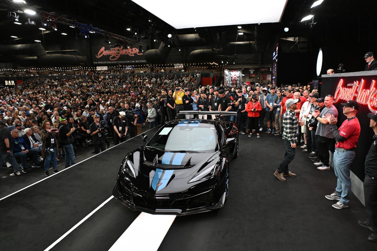2025 Corvette ZR1 VIN 001 raises $3.7 million for Red Cross at charity ...